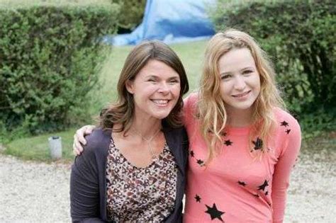 Une Brindille Qui Avance