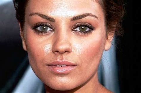 La Actriz Mila Kunis Tiene Heterocromía Es Decir Un Ojo De Un Color