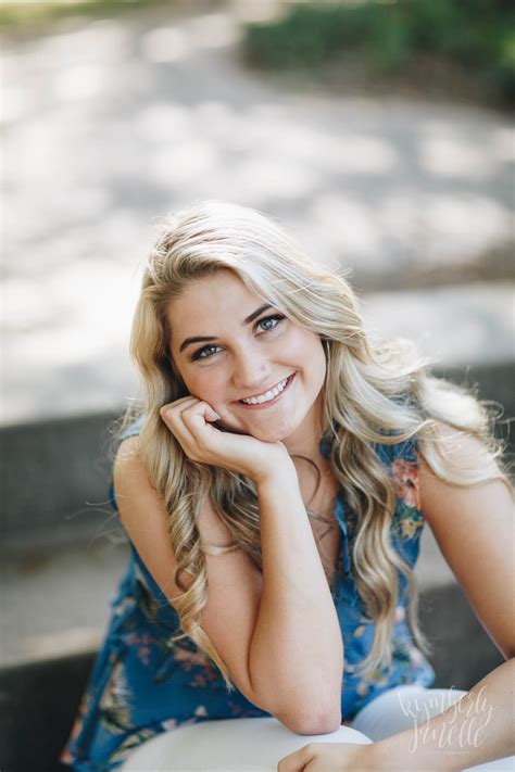 Kansas City Senior Photographer Kymberly Janelle Seniors Kansas