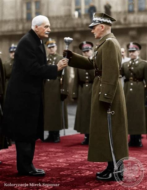 Gen Edward Rydz Śmigły Otrzymuje Od Ignacego Mościckiego Buławę Marszałkowską Kadr Historii