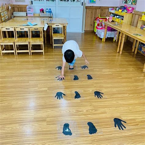 누리놀이 공식인스타그램 손바닥 발바닥 짚기 인별제보 Ericgon79 ⠀ 놀이 주제 손바닥 발바닥 짚기 ⠀ 놀잇감