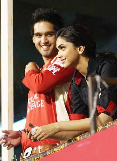 Sharon Uthappa Sister Of Robin Uthappa Arrives At Ipl Party At Itc Royal Gardenia In Bangalore