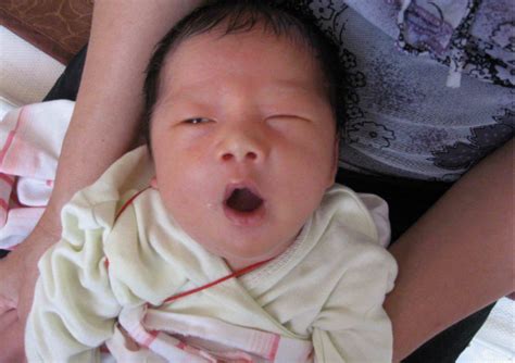 给宝宝把尿危害这么大，看完后，你还敢吗？