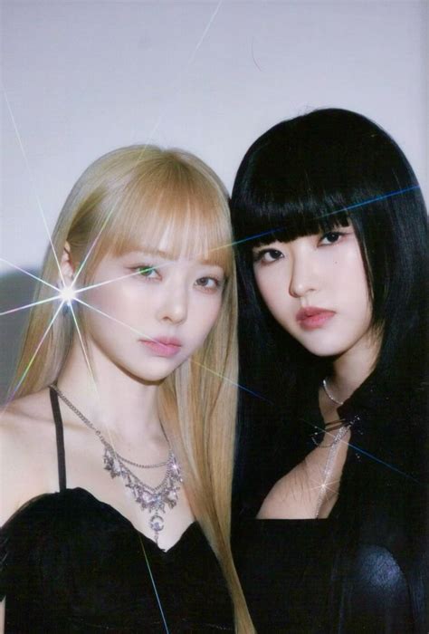 Vivi Hyeju Loona Photoshoot Hyunjin Vivi