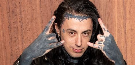 Ronnie Radke Falling In Reverse Fica Bravinho Com Acusação De Que Usa