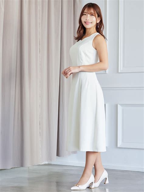 ブラ紐とまるキャミソールスリップ：ブラック│胸が大きな女性のためのファッションブランド Overeオーバーイー ｜overeオーバー