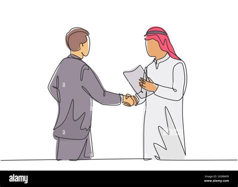 One Continuous Line Drawing Of Young Happy Female Singer Holding A Microphone And Singing On