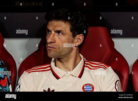 Thomas Mller Fc Bayern Mnchen 25 Auf Der Bank Uefa Champions