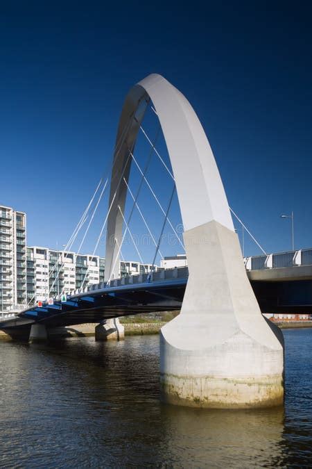 Squinty Bridge Stock Image Image Of Scotland Clyde Crossing 2894031
