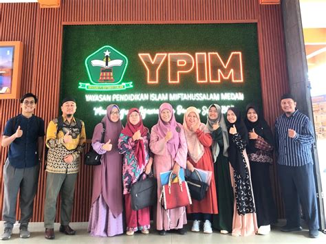 Training To Improve Communicative Arabic Language Teaching Methods For