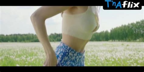 Daria Pitsik Sexy Scene In Makron