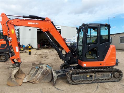 Midi Diggers 5t 85t Acland Plant Hire