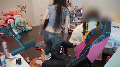 Emily Emiru Schunks Feet