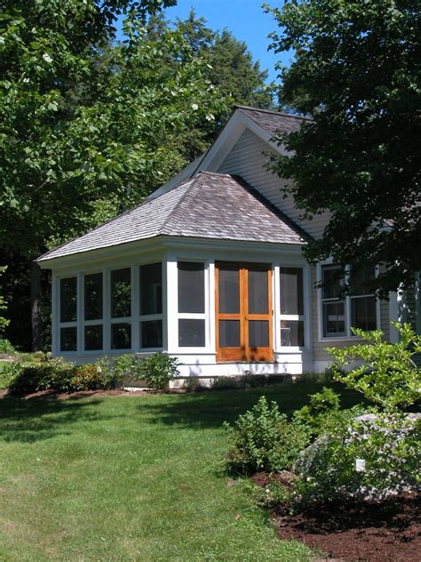 Screened Porch Klassisk Veranda Portland Maine Av By Design Houzz