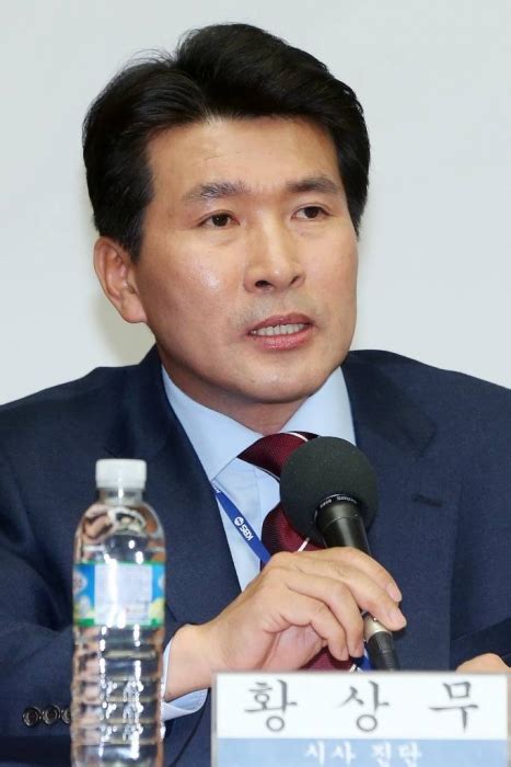 Kbs가 극단의 적대정치에 편승해선 안돼황상무 전 앵커 퇴사