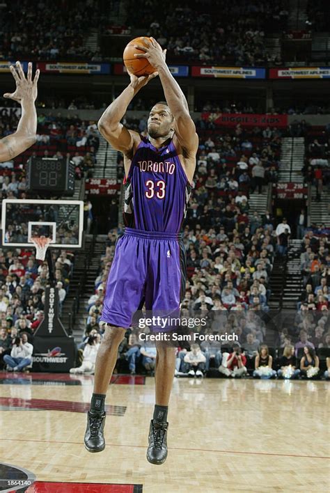 Antonio Davis Of The Toronto Raptors Shoots A Jump Shot During The News Photo Getty Images