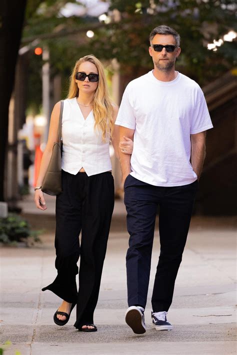 Jennifer Lawrence Steps Out With Husband Cooke Maroney For Nyc Date