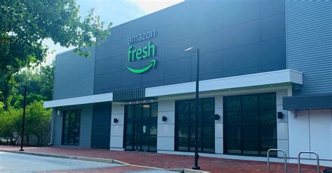 Amazon To Close Down Fresh Grocery Stores