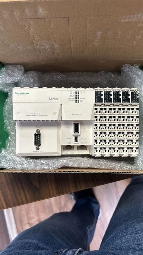 Schneider Modicon Plc At ₹ 75000 New Delhi Id 2854665430362