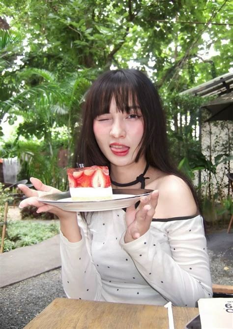 คลิปหลุด น้องพิม สาวไทยน่ารัก นัดหนุ่มทินเดอร์มาเยเย่ถึงห้อง โม้กอย่างเด็ดโยกอย่างโดน 2025