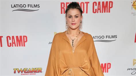 Tragic Details About Lindsey Shaw