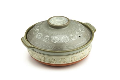 Cozy Up With A Donabe The Perfect Cookware For Autumn And Winter