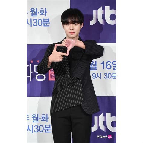 Pin Oleh ⋆ ˚｡ 𝐡𝐢𝐠𝐡𝐰𝐚𝐲 𝟏𝟎𝟎𝟗 Di ¡ Park Jihoon