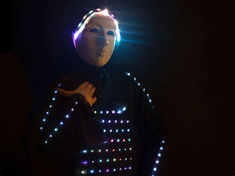 build an illuminated halloween costume with the wearable gemma m0