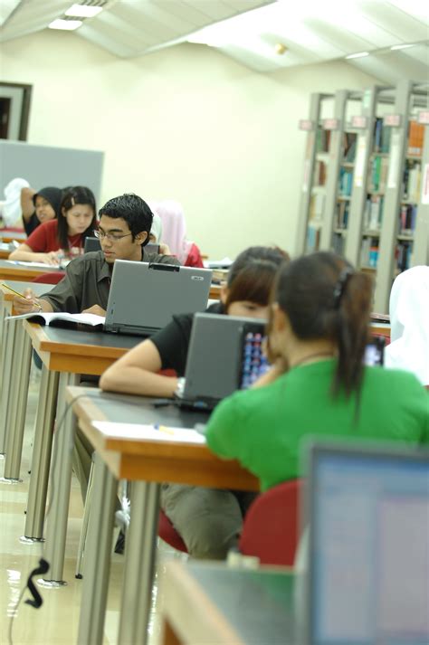 무료 이미지 휴대용 퍼스널 컴퓨터 노트북 과학 기술 인터넷 통신 직업적인 방 교육 교실 재학생 배우기