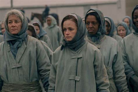 Elisabeth Moss Says Alexis Bledels Handmaids Tale Exit Wasnt Easy