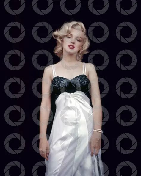 Marilyn Monroe Famous Pose