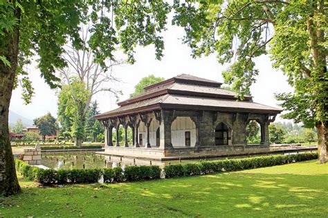 Shalimar Bagh Mughal Garden Srinagar How To Reach Best Time And Tips