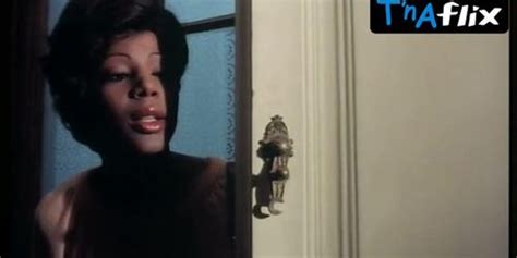 Raquel Evans Breasts Scene In Emmanuelle Y Carol