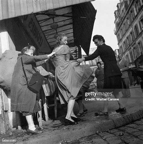 Dior Collection And Street Lepic Paris Rue Lepic Une Femme Sest