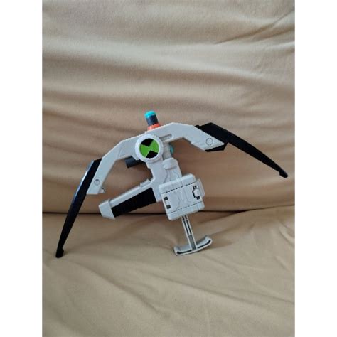 Ben 10 Omniverse Proto Tool Bow Blaster Includes 4 Extra Darts