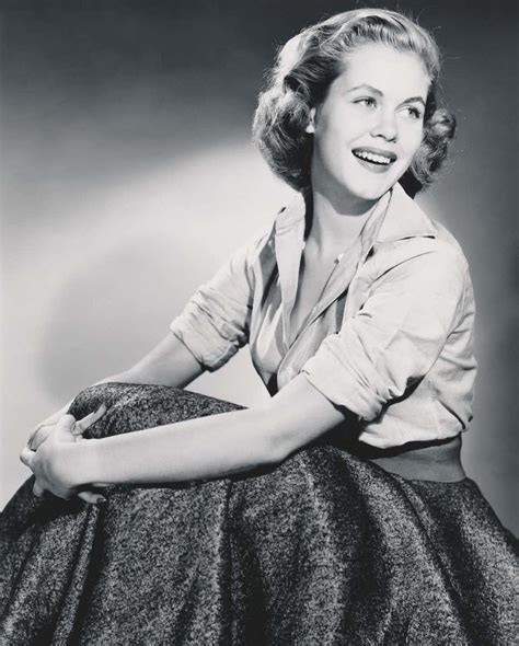 Elizabeth Montgomery 8 For Sale On 1stdibs Elizabeth Montgomery