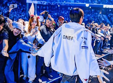 Moon Hyeon Jun Oner World Championship Lol League Of Legends