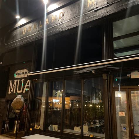 Mua Oakland Bar And Restaurant American Restaurant In Central Oakland