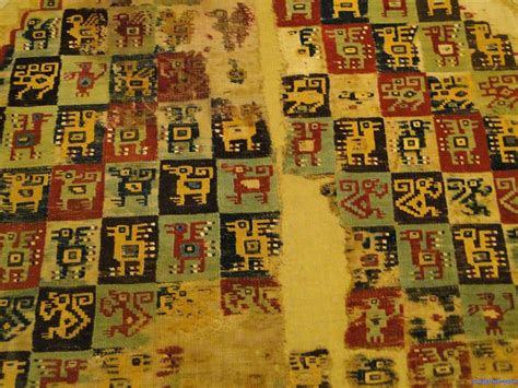 Yachay Textiles Wari Perú