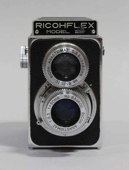 Ricohflex Model Iiib Camera With Case Hodgins Halls Auction Group