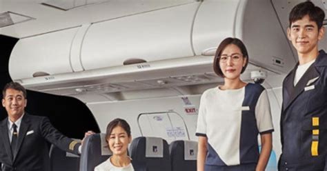 여성 승무원 치마·구두 없앴다세계가 주목한 항공사 유니폼은