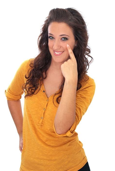 Junge Frau Mit Heller Haut Und Dunklen Haaren Stockfoto Bild Von