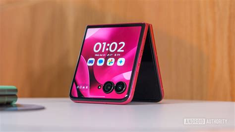 如果您喜歡粉色，購買 Motorola Razr Plus 2025 可享受 38 的優惠 0x資訊