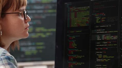 6285 Woman On Computer Coding Stock Videos Footage And 4k Video Clips Getty Images