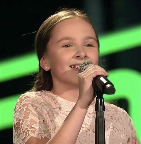 Married Men Are Not Allowed To See This Rosie Huntington Whiteley Is Heating Up Social Media