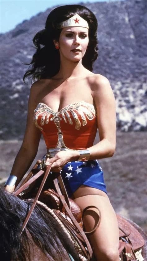 Lynda Carter As Wonder Woman 1975 1979 Wonder Woman From Behind