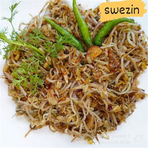 Swe ပဲပင်ပေါက်သုပ် 😋😋 ပဲပင်ပေါက်ကို ရေဆူဆူထဲဆားထည့်ပြီပြုတ်ပါ ပ