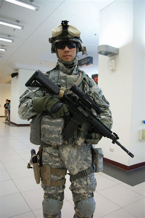 Modern Us Soldier In Acu Army Combat Uniform With A M4a… Flickr
