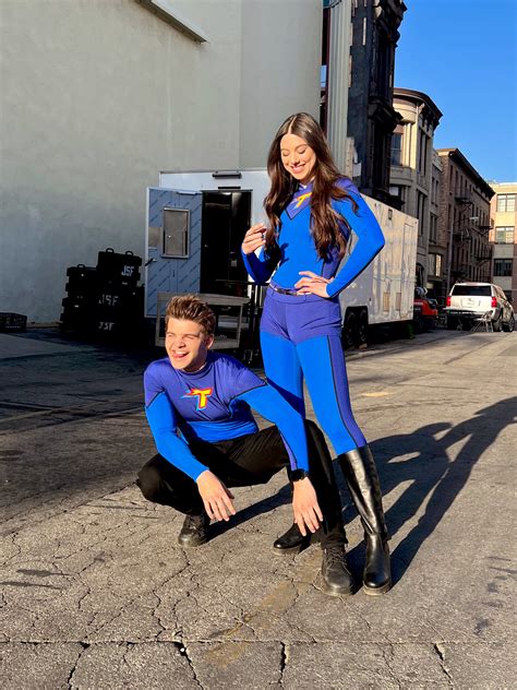 Kira Kosarin Thundermans Costume