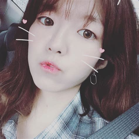 이연수 이연수 Added A New Photo